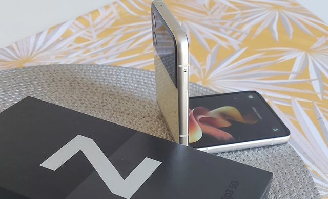 REVIEW: The Z Flip 3 5G is the life of luxury that isn't too expensive ...