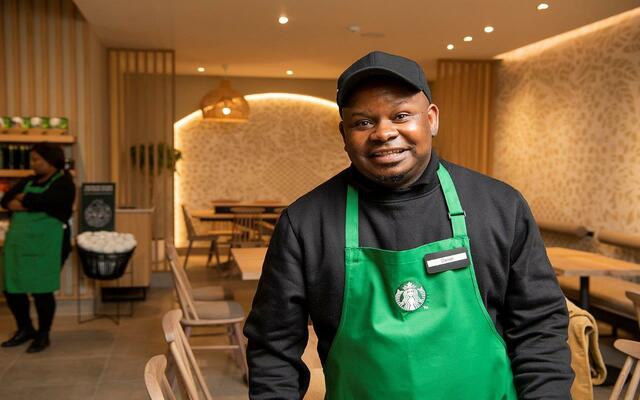 Starbucks opens at Fourways Gardens — www.guzzle.co.za