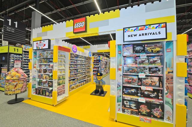 First LEGO shop-in-shop debuts at new Checkers Hyper in Paarl — www ...
